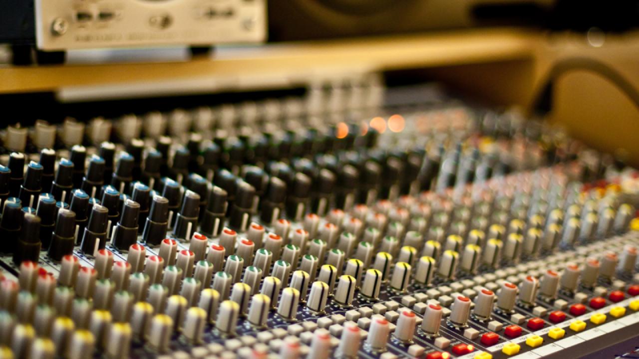 Les 4Ecluses vous forment à l'enregistrement audio studio | Les 4 Écluses